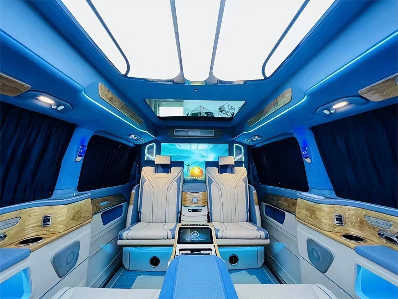 奔驰V260L高顶四座商务车,又出新款式,豪客V600_搜狐汽车_搜狐网