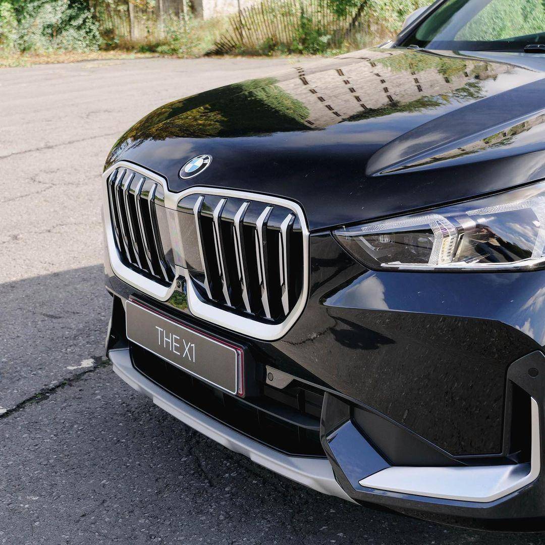 新款加长宝马X1亮相！新增1.5T插电混动，还看啥奔驰GLB？_搜狐汽车_搜狐网