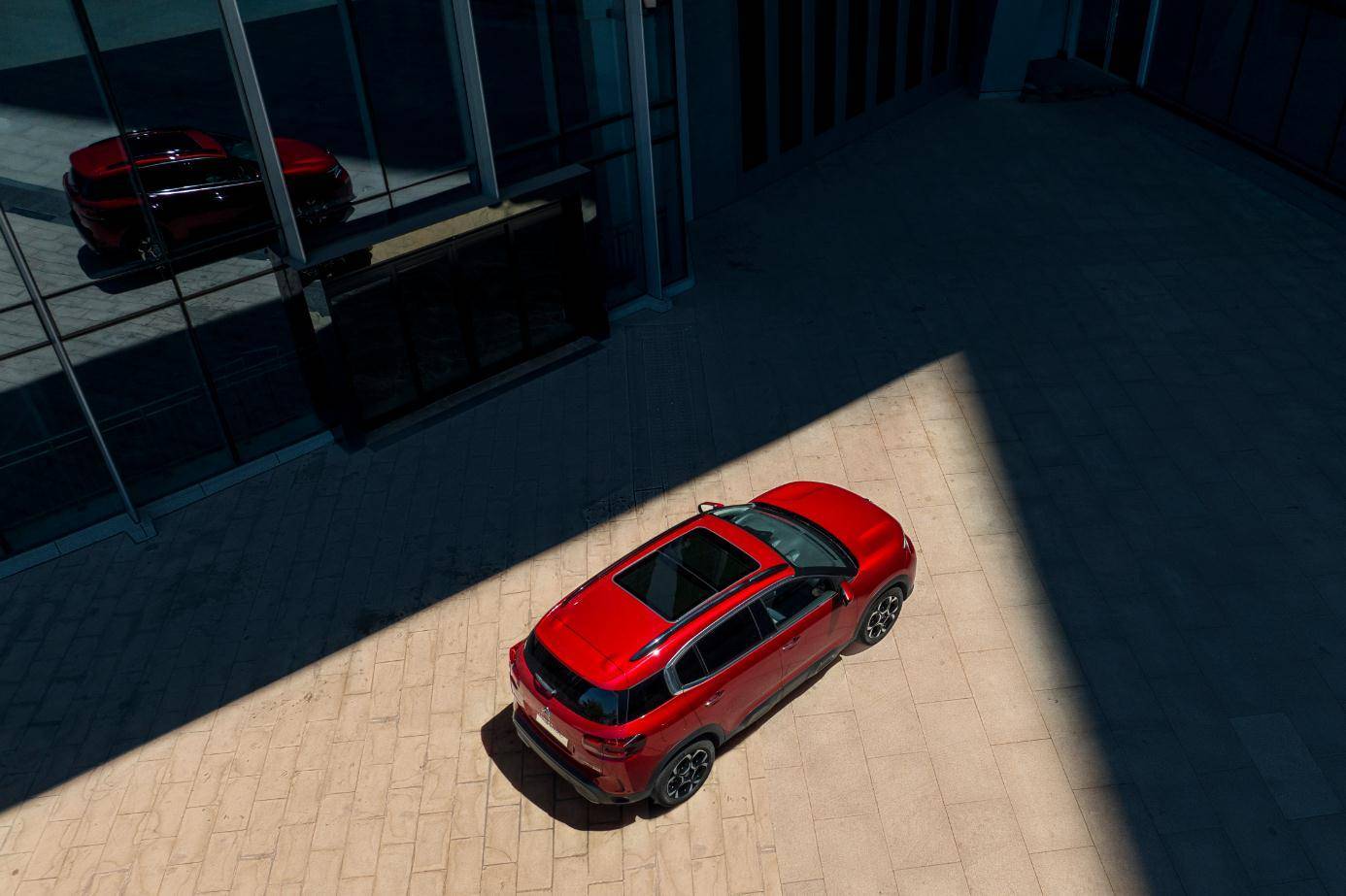 全系匹配8AT变速箱，顶配16.97万，天逸BEYOND到底值得买吗？_搜狐汽车_搜狐网