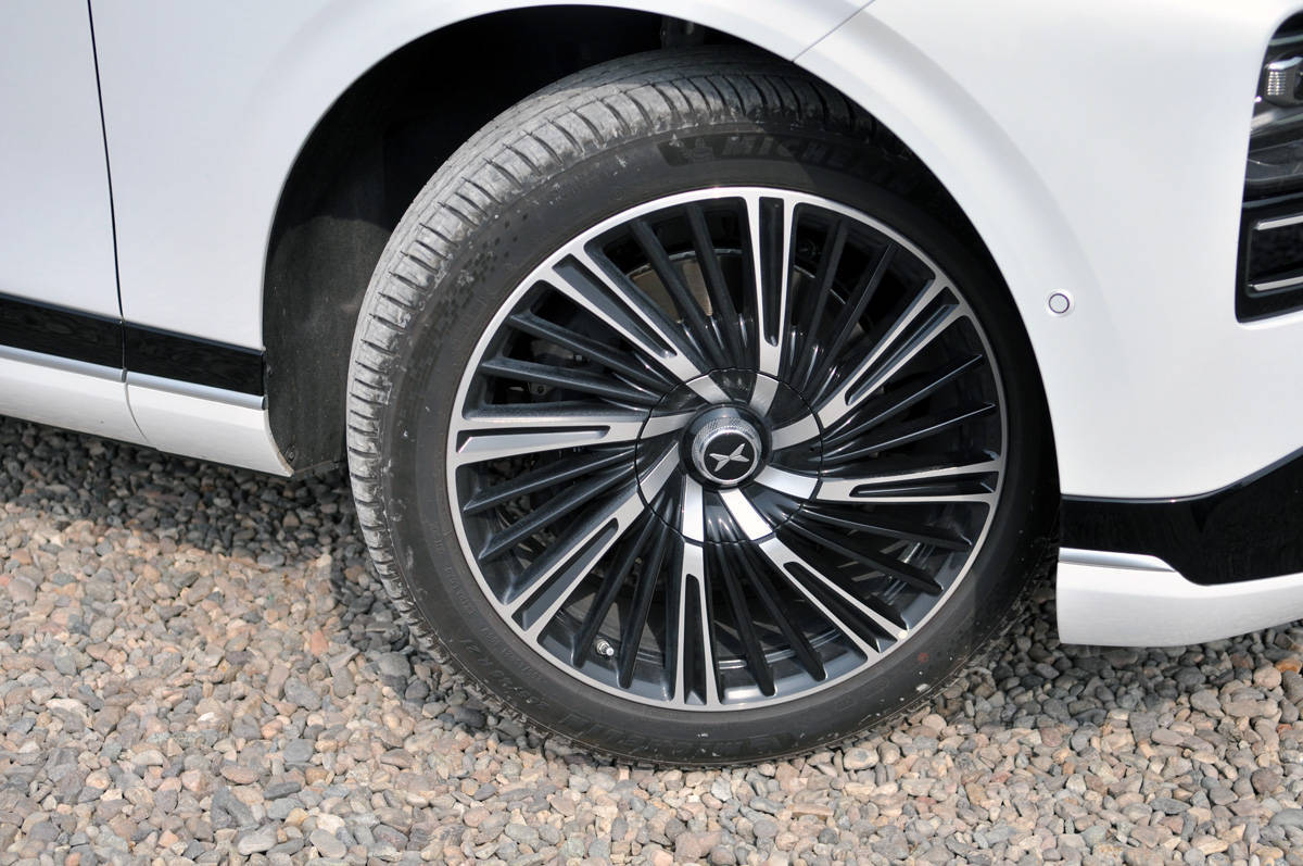 车端800V是最大优势 TC君试驾小鹏G9两驱版_搜狐汽车_搜狐网