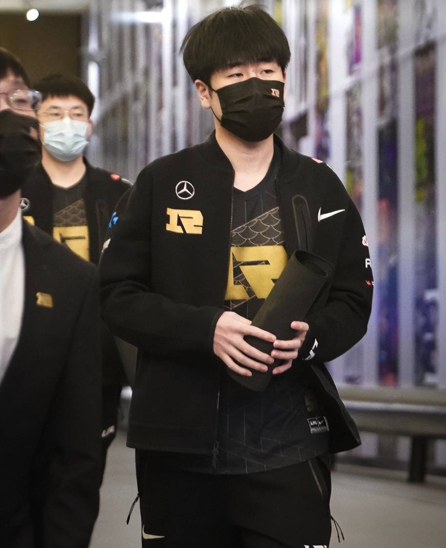 复仇之战！RNG世界赛第四次交手T1，此前从未取得过胜利_淘汰赛_状态_选手