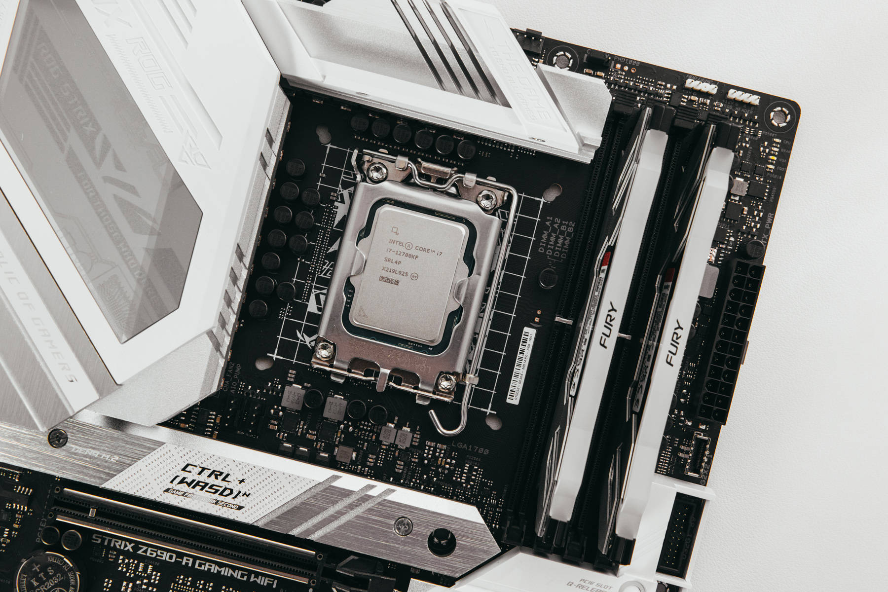 纯白海景房主机，华硕TUF GT502弹药库+Z690吹雪装机分享_白色_风扇_散热