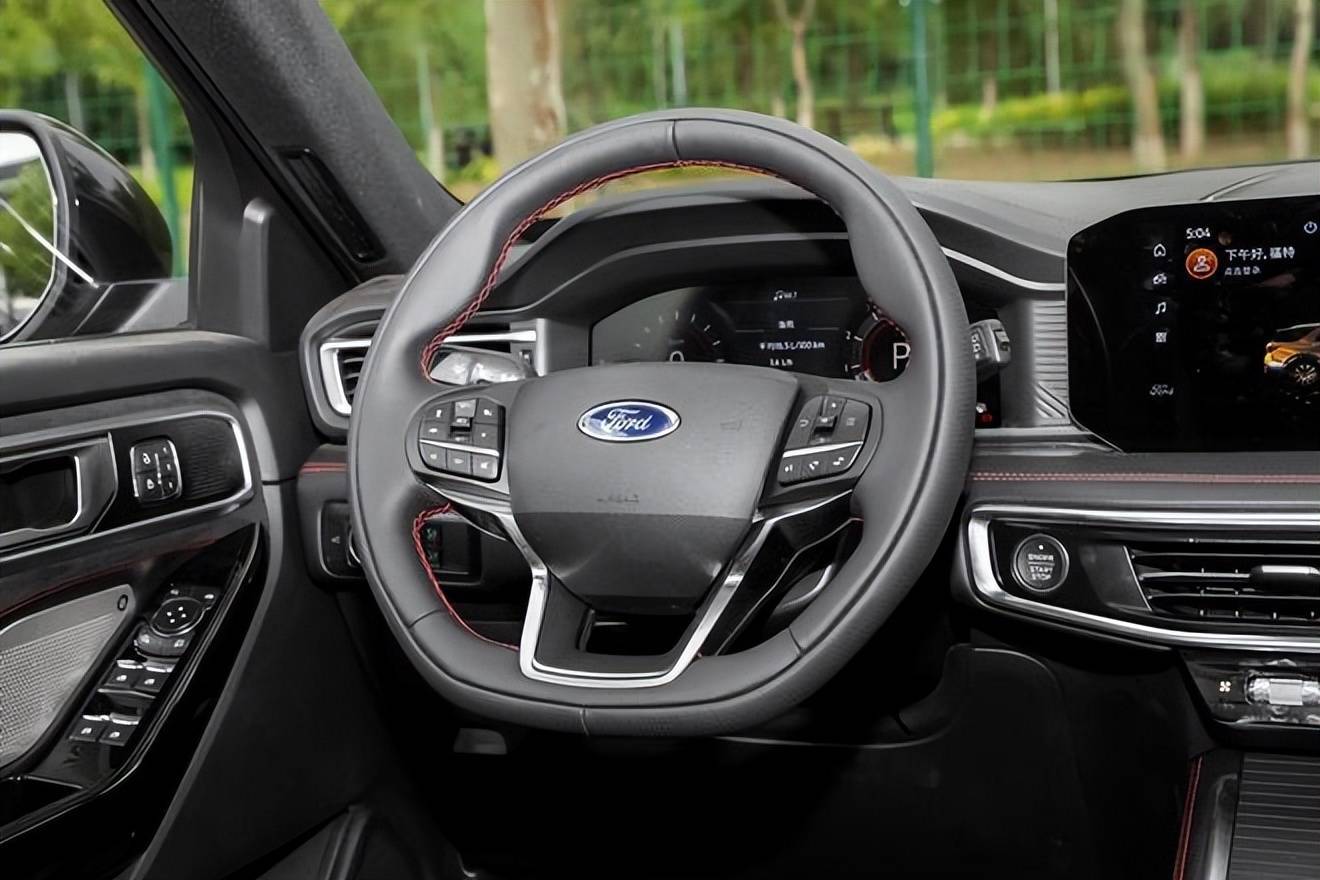 尺寸动力堆料狠,全系2.3T+8AT,2023款福特探险者,比汉兰达更强?_搜狐汽车_搜狐网