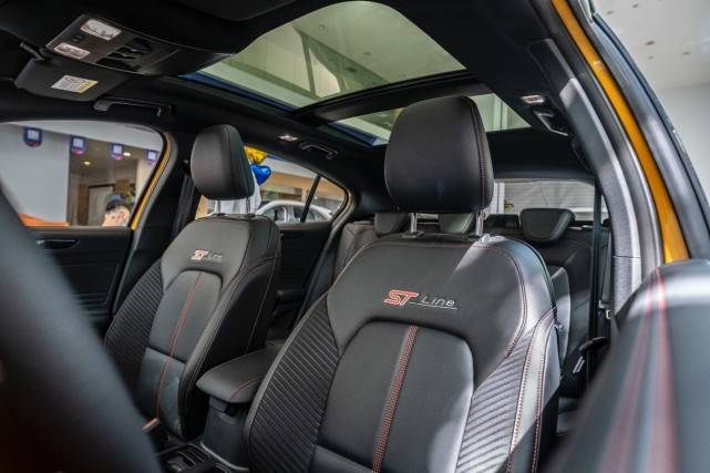 实拍全新福克斯炽火橙车型，运动钢炮，实至名归！_搜狐汽车_搜狐网