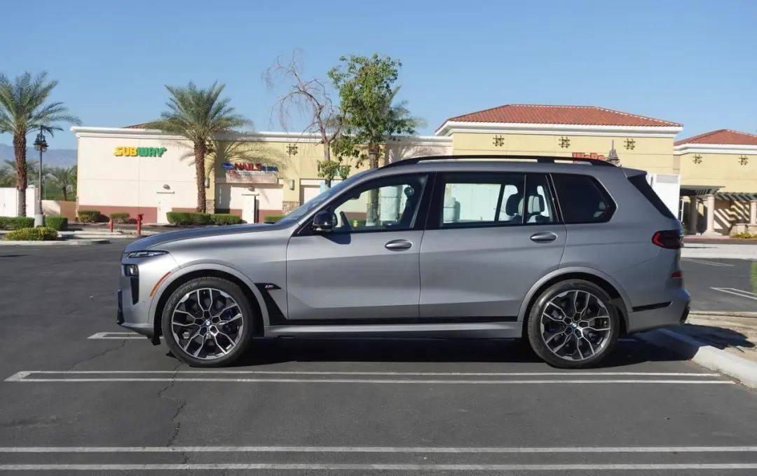 4.4T V8+8AT，530马力，车长超5.1米，大6座，快到能带全家起飞_搜狐汽车_搜狐网