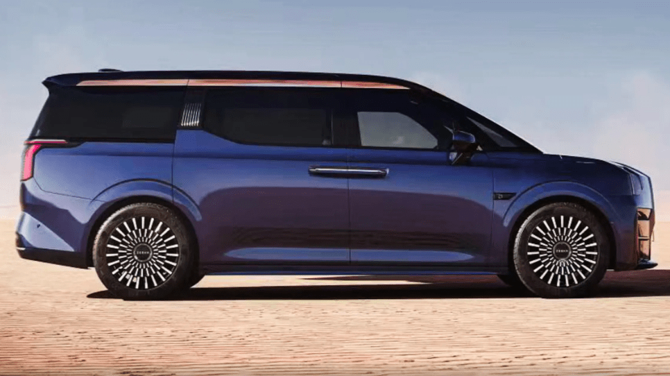 ZEEKR 009曝光！奢华MPV，续航676KM，即将上市还看GL8？_搜狐汽车_搜狐网