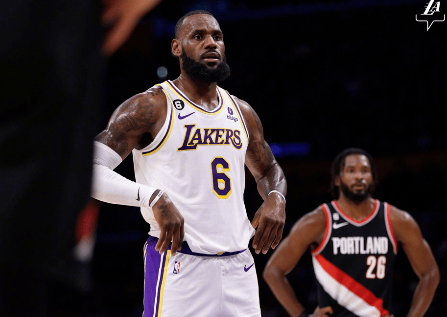 33+8+8！22+10+6！带不动，实在带不动！_詹姆斯_湖人_威少上