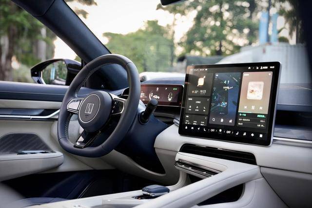 女生适合开什么新能源车？Model 3、极氪001、小鹏P7值得一看_搜狐汽车_搜狐网