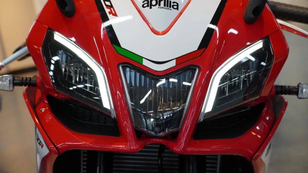 22980元，阿普利亚的入门仿赛GPR 250R 车型展示_搜狐汽车_搜狐网