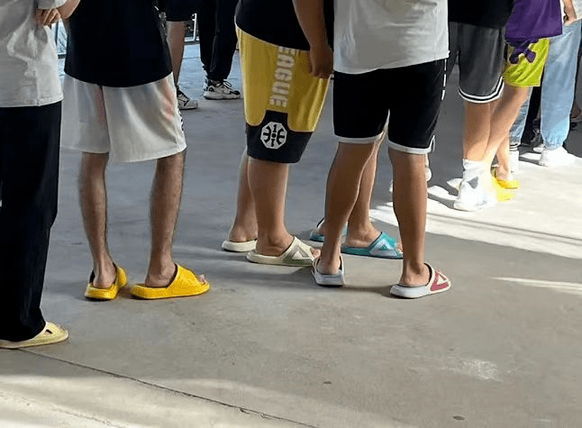 这所被誉为「华为娘家人」的985,却总被误解为三本技校??华科拖鞋男生