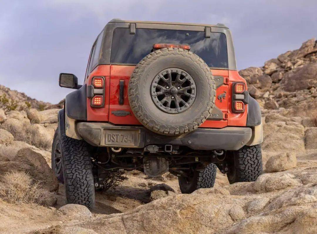 半年降10万！硬派SUV竟配无框车门，2.7T V6+10AT，为啥卖不好？_搜狐汽车_搜狐网