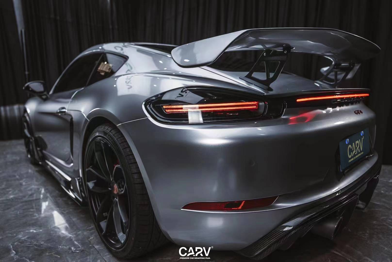 保时捷718卡孚CARV改色膜白金GT银，经典的银色系_搜狐汽车_搜狐网