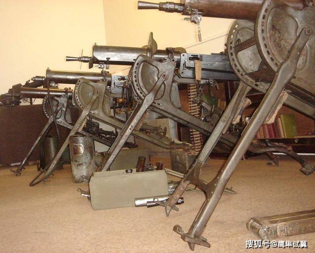 SMG08/18究竟是什么枪？_德国_重机枪_冲锋枪