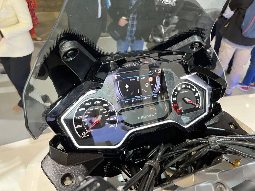 ADV踏板新选择，标致XP400 来袭，跨骑车尺寸的辐条轮毂_搜狐汽车_搜狐网