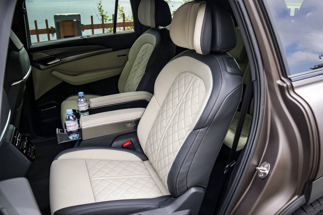 旗舰Roadjet陆地专机启航 试驾上汽奥迪Q6 更懂中国人的中大型SUV_搜狐汽车_搜狐网