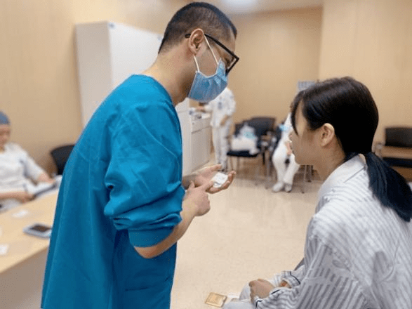 用心沟通 用爱交流——AIDET沟通模式大练兵_患者_选手_场景