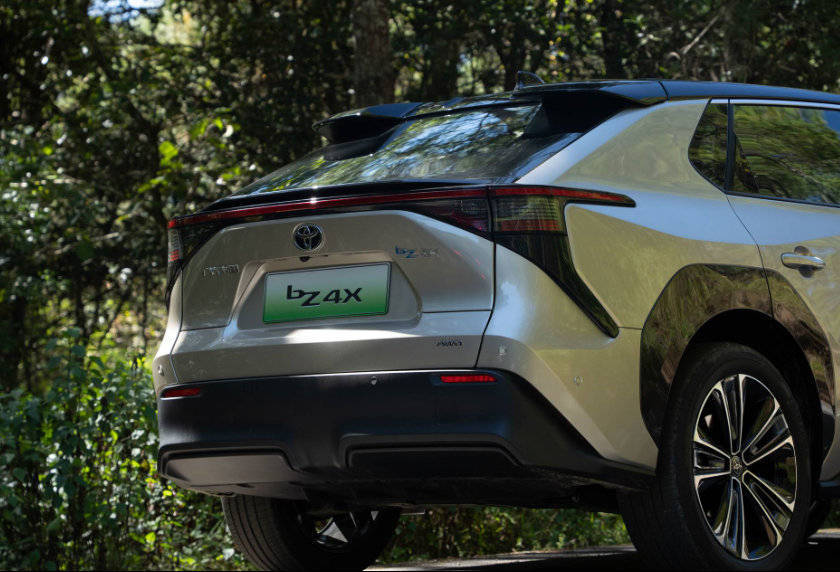 首款纯电SUV，最高续航615km，试驾广汽丰田bZ4X_搜狐汽车_搜狐网