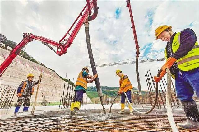 The largest single building of CRT Line 18 roofed_the_depot_Jinaosi