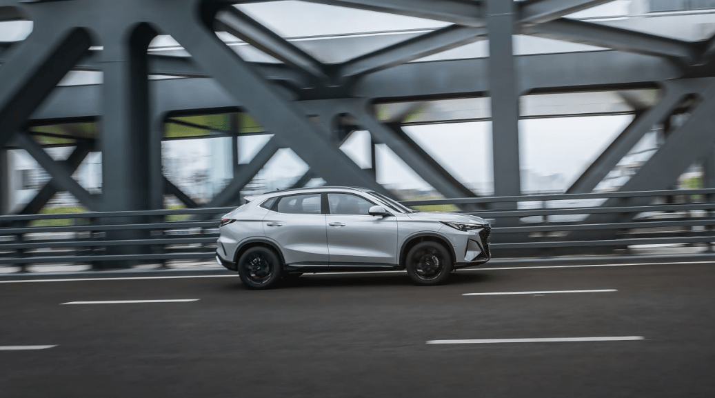 欧尚X5 PLUS开启预售，三联屏、四轮独悬，10万级SUV天花板？_搜狐汽车_搜狐网