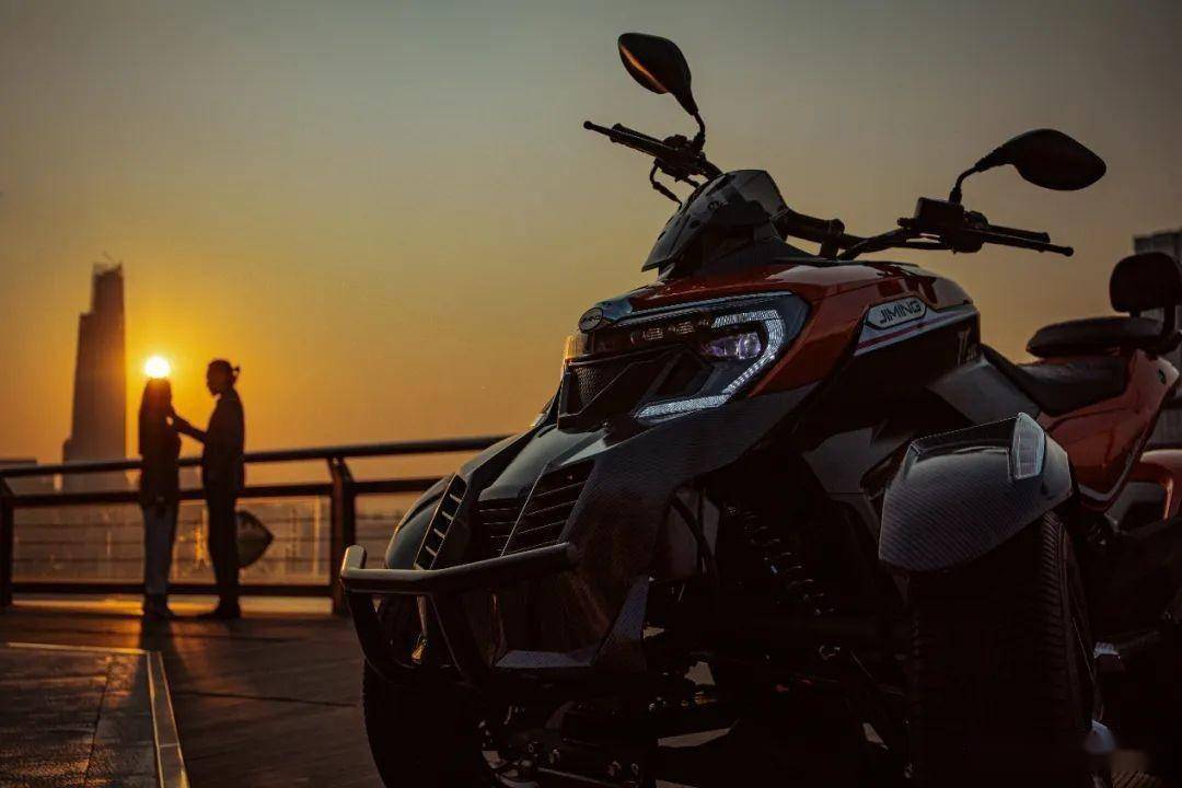 加剧内卷！国产倒三轮先驱出新车，机甲风格坦途TT300 测评_搜狐汽车_搜狐网