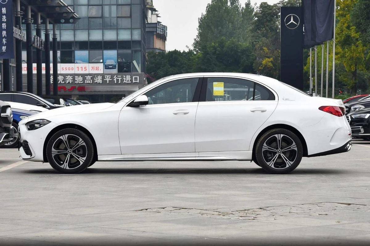 实拍全新奔驰C级，配1.5T+48V，全新内饰设计，33.15万起香不香？_搜狐汽车_搜狐网