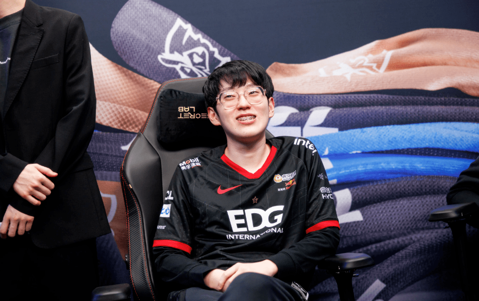 EDG新赛季阵容或已确定？Doinb爆料转会期scout消息！_Ale_Scout_选手