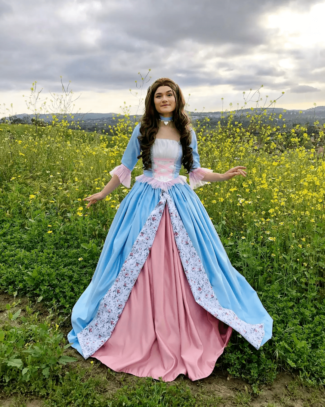 99年辣妹cos“霉霉”变装，狂揽460w粉丝：这块破布，我买不起 -6park.com