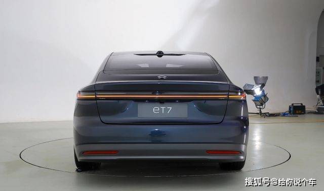 配激光雷达，全车电吸门，45.8万的蔚来ET7诚意够足吗？_搜狐汽车_搜狐网