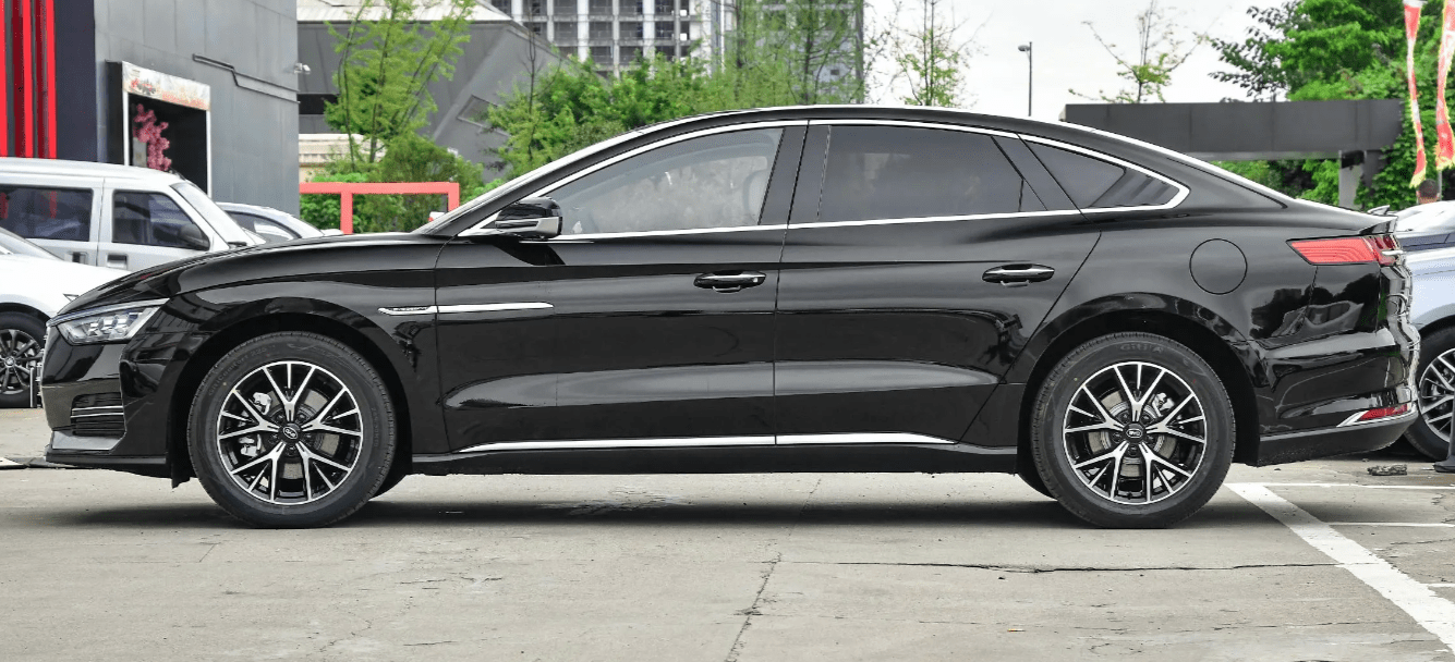 冷门的“比亚迪版A6L”？C级商务车，超长续航，高配才23万多_搜狐汽车_搜狐网