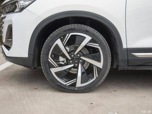 外观大幅调整 新款奔腾T77现已到店_搜狐汽车_搜狐网