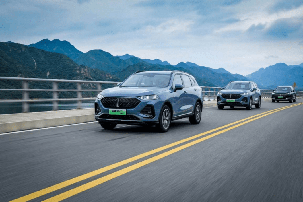 拿铁DHT-PHEV、问界M5详细对比，入手哪款不吃亏？_搜狐汽车_搜狐网