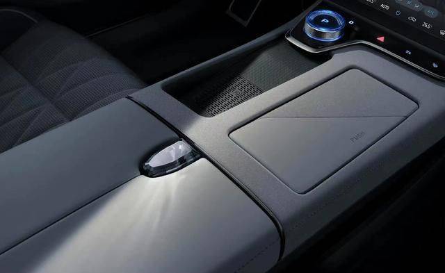 百公里加速时间3.8S，最大续航730km，追光开启预售，32.29万起_搜狐汽车_搜狐网