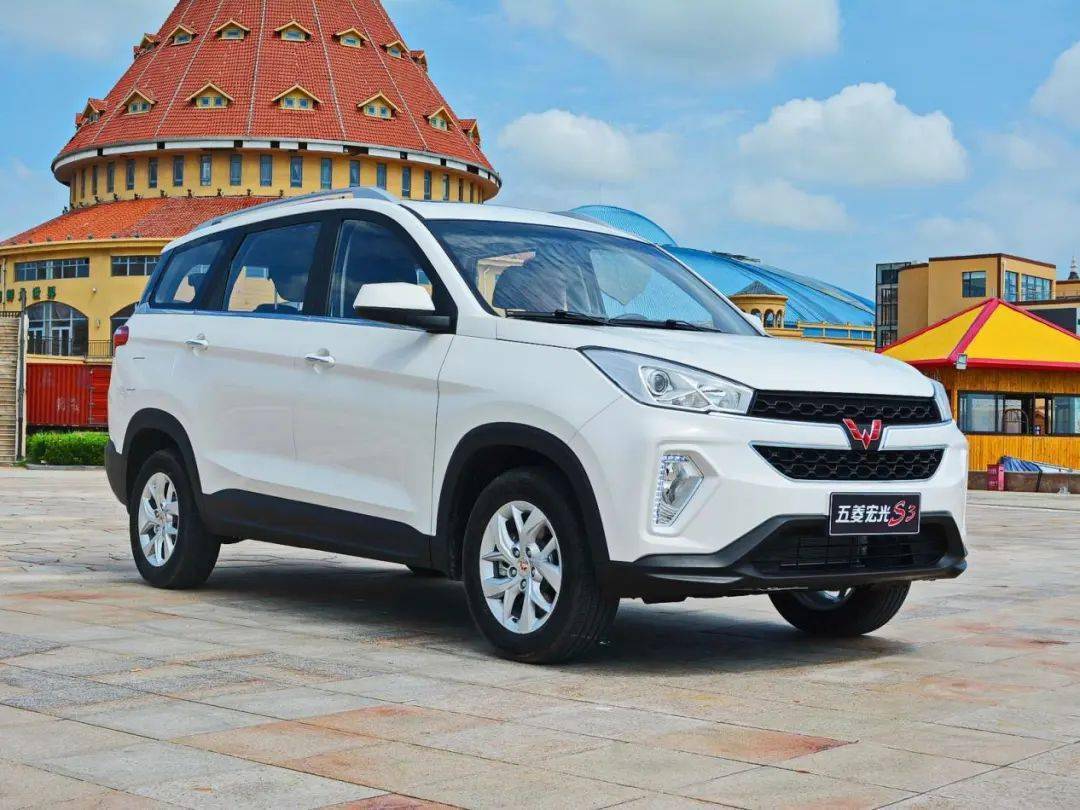 顶配才8万！7座中型SUV，1.5T后驱，二排独立座椅带大床，可惜…_搜狐汽车_搜狐网