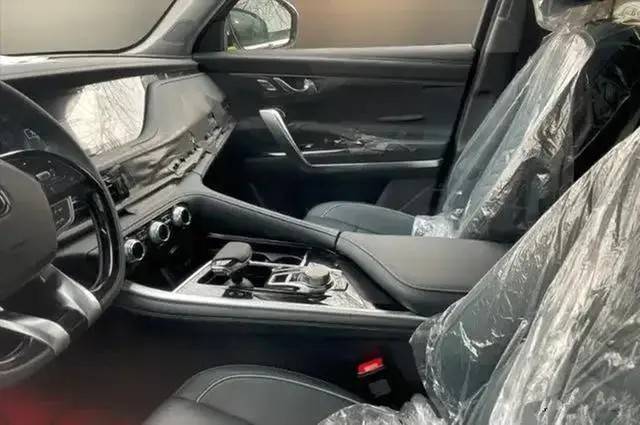 实拍全新一代长安CS95 2.0T+8AT 采用7座布局_搜狐汽车_搜狐网