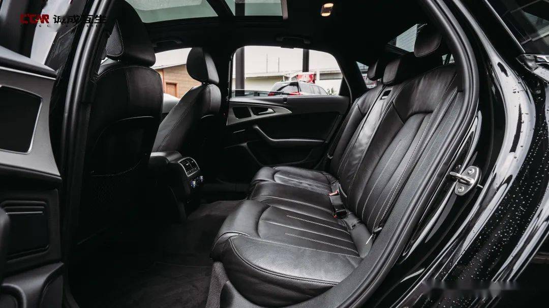 不到30万买A6？高性价比的豪华轿车不容错过！【奥迪A6L 30周年年型 45TFSI quattro 运动型】_搜狐汽车_搜狐网