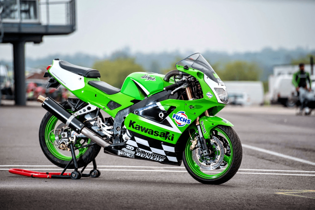 搭载四气缸发动机，Kawasaki 全新 Ninja ZX-4R 系列_搜狐汽车_搜狐网