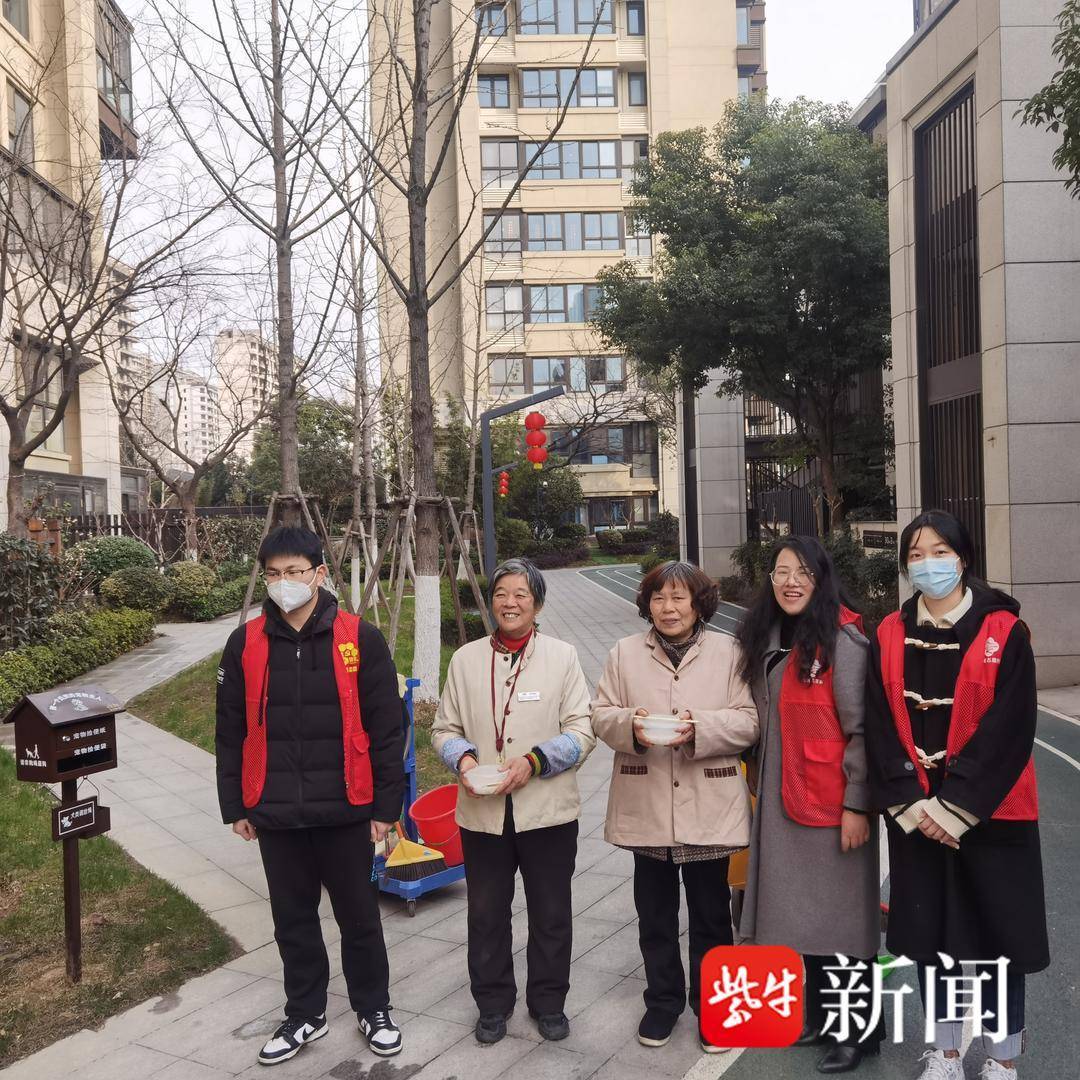 灯笼阵”下猜谜语,满满节日喜悦!苏州相城黄桥街道花式 元宵”活动让群众乐不停北庄村灯谜