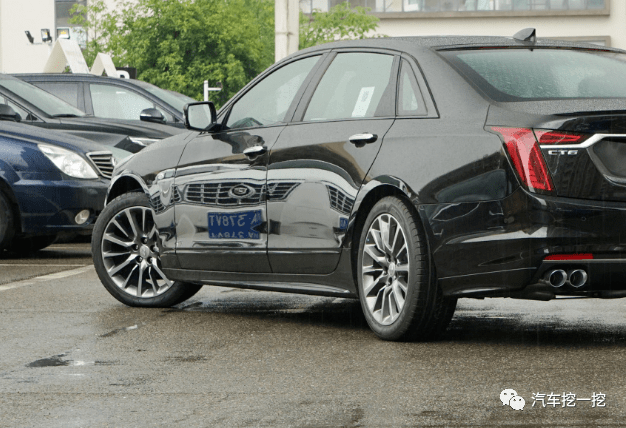 这台CT6，从39.97万掉到25万多，车长5223mm，还配AT变速箱_搜狐汽车_搜狐网