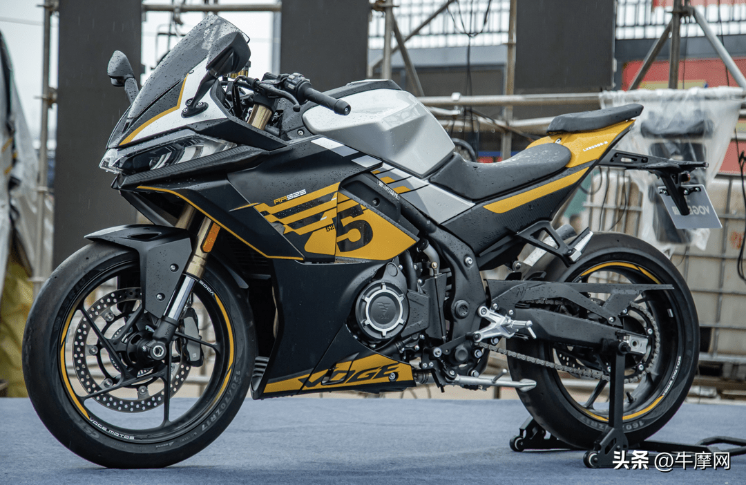 中排仿赛卷王无极RR525上市，售33980元！全新玩乐小排复古亮相_搜狐汽车_搜狐网