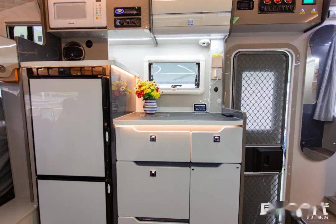 长安跨越者D5 韩版布局 2.0T+8AT 人性化内饰 舒享旅居_搜狐汽车_搜狐网