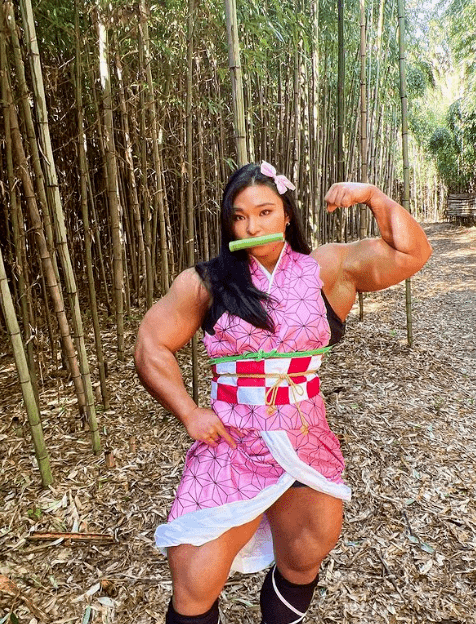 28岁女孩COS弥豆子，肌肉暴起！网友：替她老公担心_姜恩熙_身材_训练