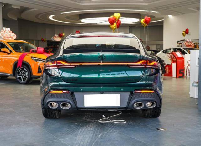 国产“帕拉梅拉”到店，261马力9at，配主动式尾翼，真正中端轿跑_搜狐汽车_搜狐网