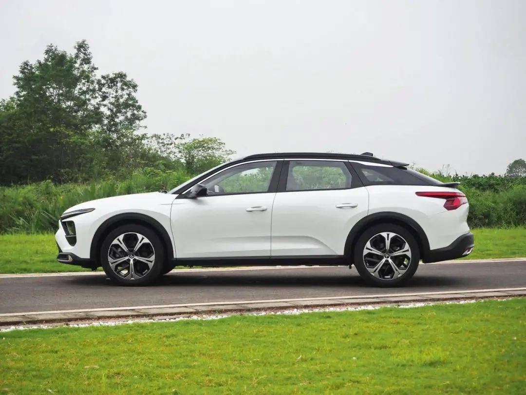 1.6T+8AT、2.5L+6AT，都卖15万，看完觉得啥车都不帅了！_搜狐汽车_搜狐网