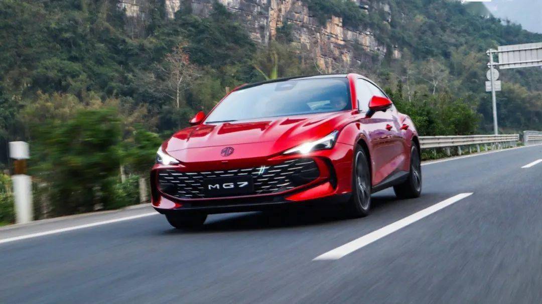 标配2.0T+9AT，261马力，保时捷同款设计，15万起？操控不输宝马_搜狐汽车_搜狐网