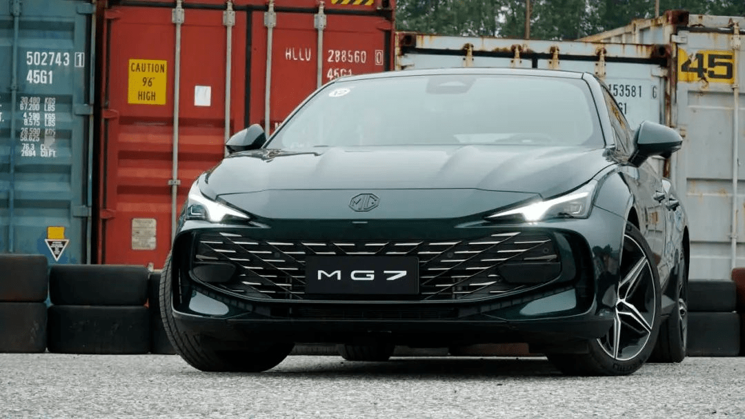 2.0T+9AT，261马力，近4.9米，33寸大屏，12万起，这么买最划算_搜狐汽车_搜狐网