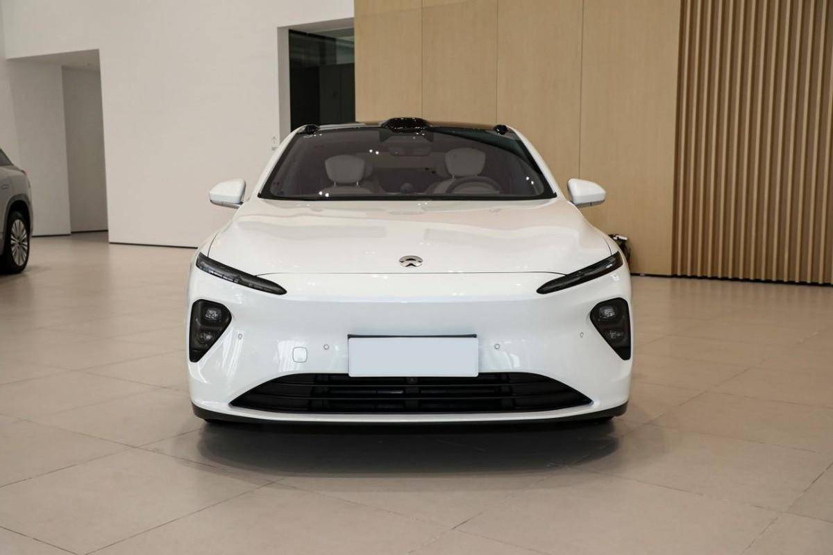 预售价32.29万起，却能将蔚来ET7“压着打”，岚图追光或后来居上_搜狐汽车_搜狐网