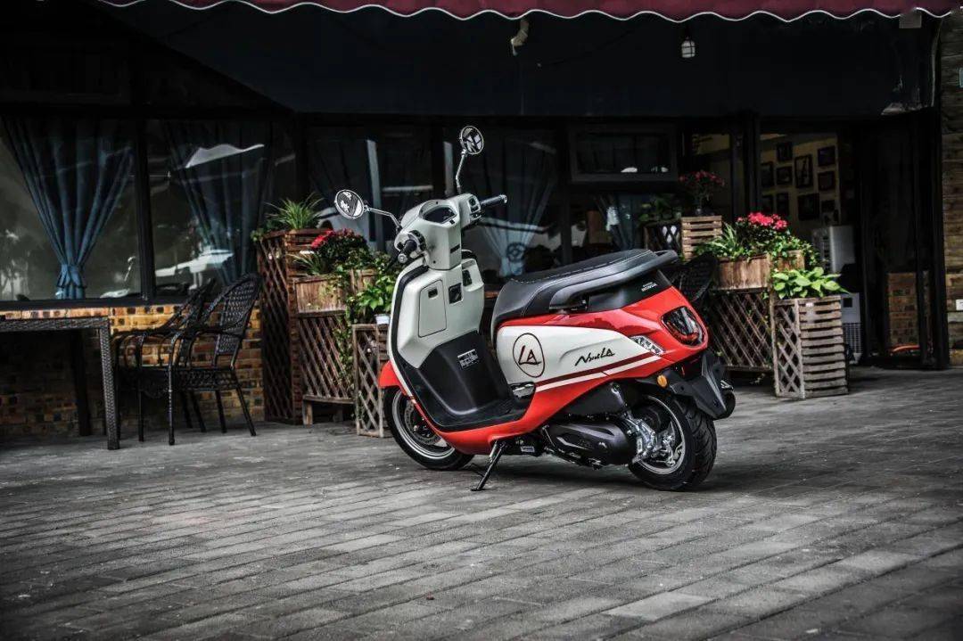 一种优雅且品味的生活方式——新大洲本田NS125LA评测静态篇_搜狐汽车_搜狐网