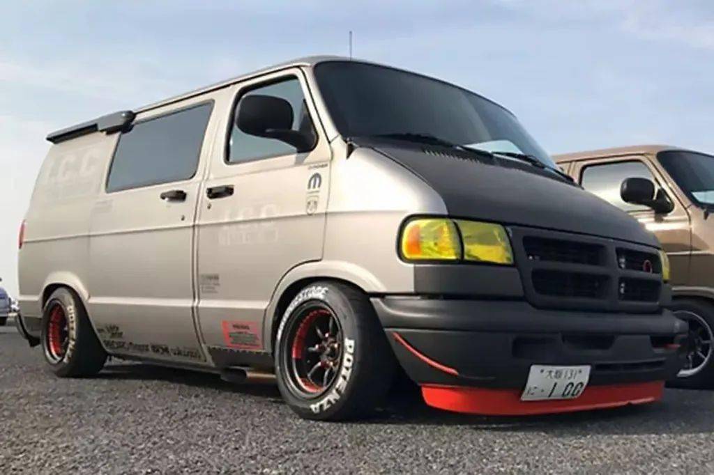 岛国人真会玩，DAJIBAN（大吉班）改装VAN模型试玩_搜狐汽车_搜狐网