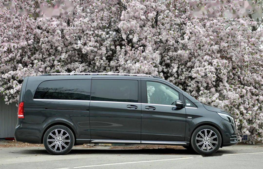 配置用料均有变化 TC君试驾2022款奔驰V260L_搜狐汽车_搜狐网