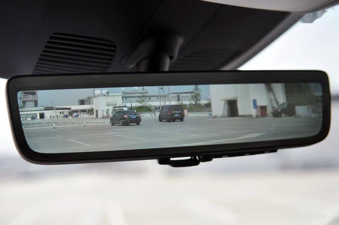 配置用料均有变化 TC君试驾2022款奔驰V260L_搜狐汽车_搜狐网